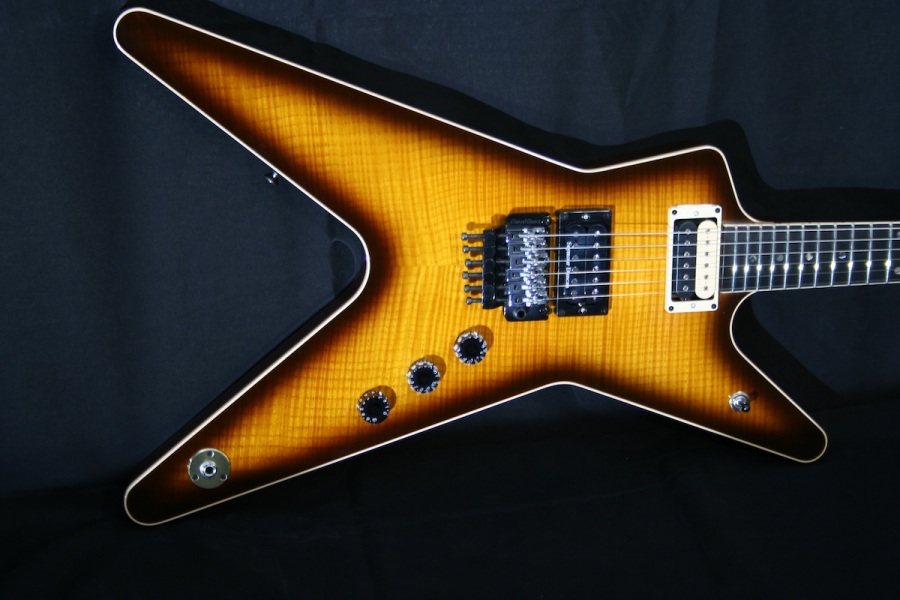 Dean prezentuje model Dimebag Far Beyond Driven ML - INFOGITARA.PL